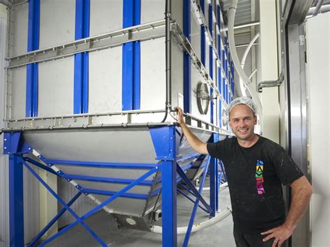 ‘minder Stof Meer Werkgenot Bart Lamers Leidt Rond In Nieuwe