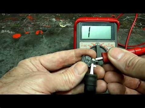 How To Use A Multimeter For Beginners How To Measure Voltage Resistance Continuity And Amps
