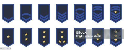 육군 순위 아이콘입니다 군사 배지 휘장 녹색 기호 쉐브론 옐로우 스타와 스트라이프 로고 군인 상사 소령 장교 장군 중령 대령 엠블럼 격리된 벡터 일러스트 레이 션 장성 군대