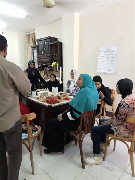 الشباب تنظم ورشة النحت علي الجبس لفتيات محافظة قنا