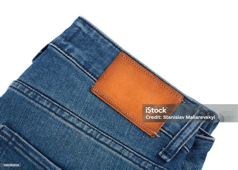 데님 청바지 질감 배경이 찢어졌습니다 착색 된 면직물의 질감 꿰매어진 질감의 청바지 배경 패션 청바지 단추 청바지에 포켓과 리벳 섬유 및 직물 구조 0명에 대한 스톡 사진