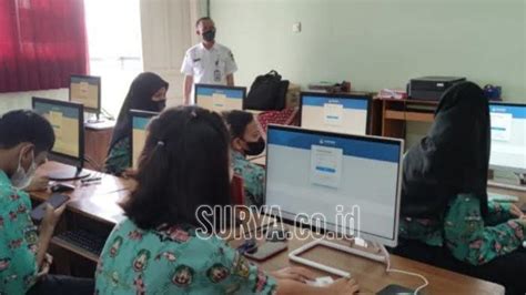 Gladi Bersih Anbk Smp Di Kota Blitar Server Pusat Sempat Error Surya