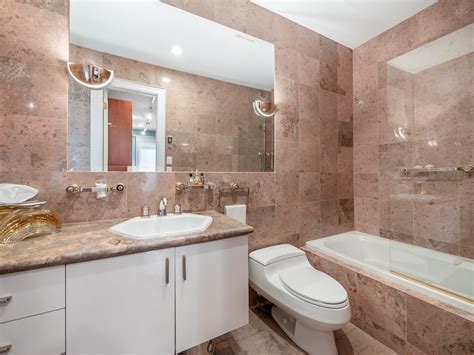 65 Charles St Thornhill On