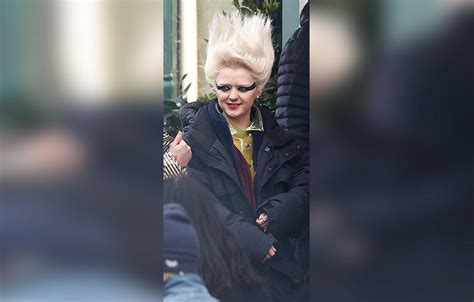 Maisie Williams Looks Unrecognizable On Sex Pistols Set Photos
