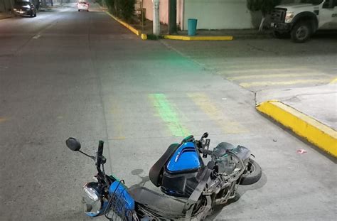 Mujer Herida En Choque De Moto Y Camioneta AL REPORTE