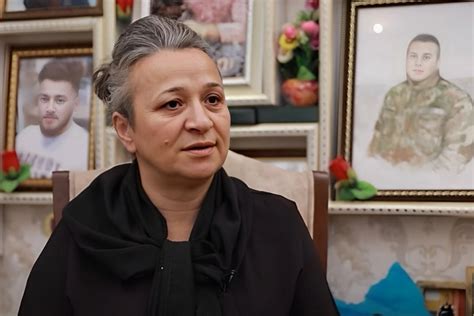 Şəhid anası Oğlum güllə yarası ilə saat döyüş yerində qalıb Oxu az