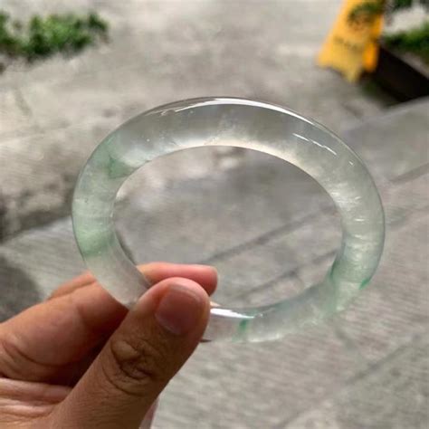 不同种水的翡翠打灯是啥样的？ 知乎