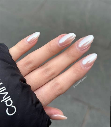 23 Classy Pearl Chrome Nail Ideas 2025 Drexplains