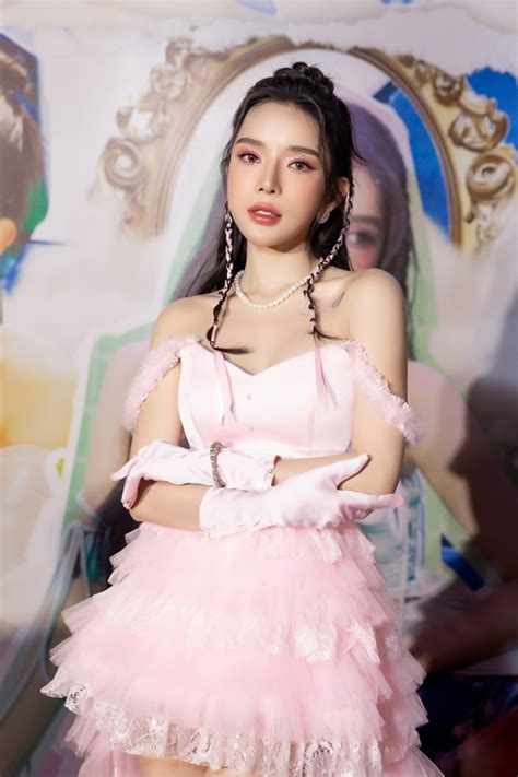 Lyly L M C M Nang Khi Y U B Ng M Nh C