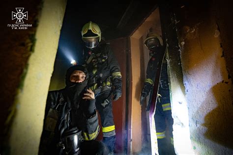 Вночі на Оболоні під час пожежі загинув чоловік ВІДЕО Вечірній Київ