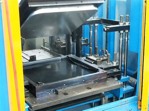 Transfer Molding Definition Process Advantages And Applications Topgrid