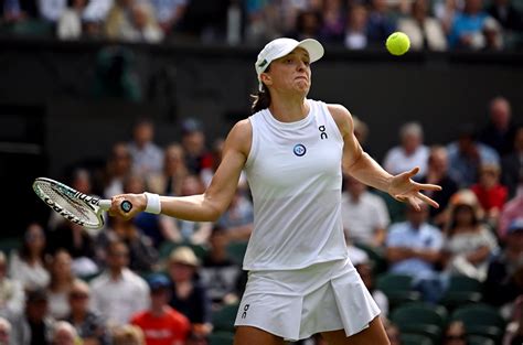 Wimbledon Superstars Djokovic Swiatek Shine Amid Rain Protests