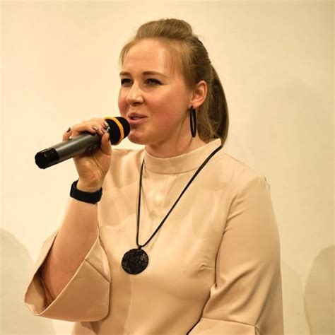 Елизавета Еремина МУЗЫКАНТ АРАНЖИРОВЩИК Vocal Liza18 • Threads Say More