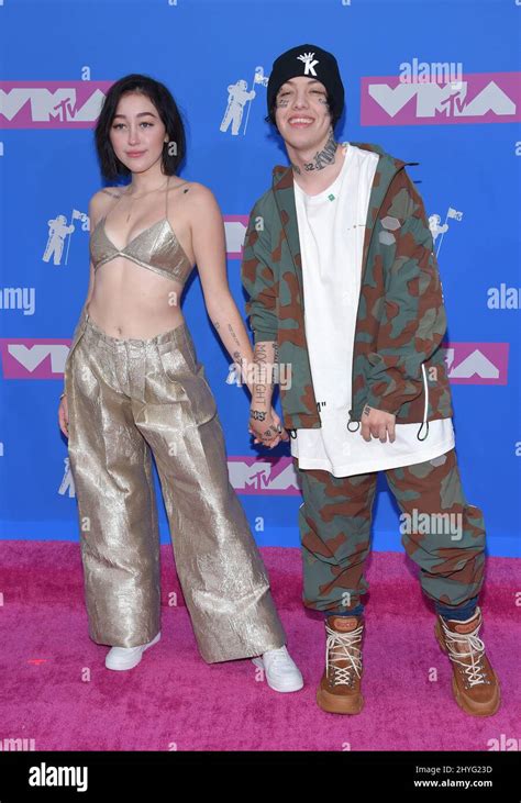 Noah Cyrus And Lil Xan At The 2018 Mtv Vmas Held At Radio City Music