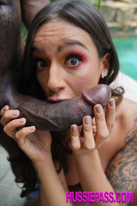 Hussiepass April Olsen Anal April Accepts Ample Anaconda 224x