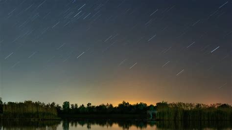 The Draconid Meteor Shower Might Turn Into A Meteor Storm Heres When
