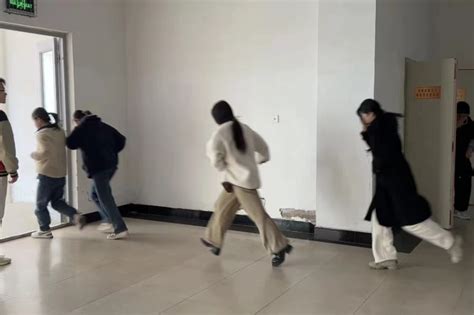防患未然，共筑安全｜食品与生化工程系开展火灾疏散逃生大演练活动 烟台职业学院食品与生化工程系