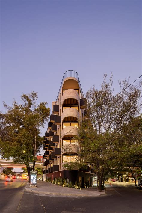 Hgr Arquitectos Reinforces Triangular Housing Against Seismic Activity