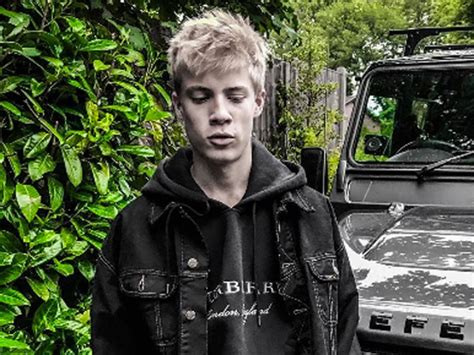 Doctor Fosters Tom Looks Totally Different On Instagram Look Magazine