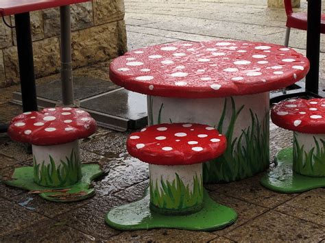 Mario Mushrooms Garden Crafts Garden Chairs Design Diy Garden