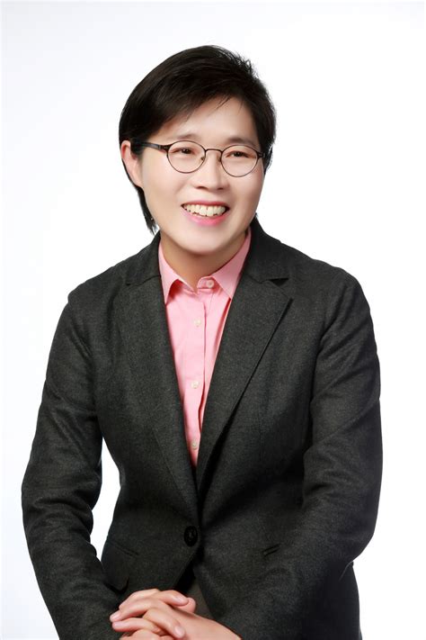 “눈치보지 않고 생각 말할 수 있어야”이정애 Lg생활건강 사장 첫 메세지로 소통 강조