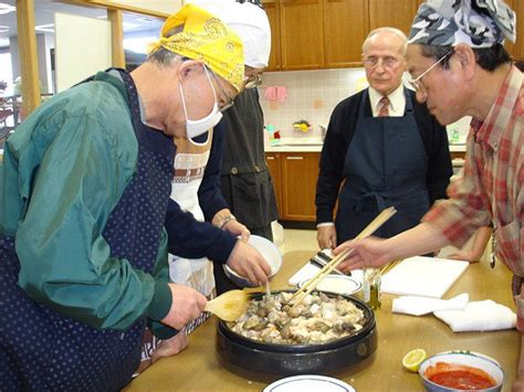 平成18年度事業報告 「はもりあ」四日市市男女共同参画課