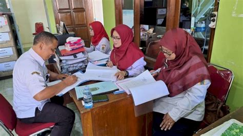 Tujuh Penilai Kabupaten Evaluasi Kinerja Kecamatan Ceper Kecamatan Ceper