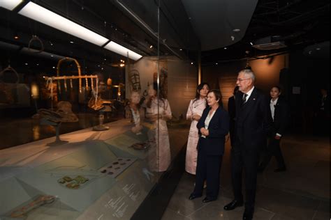 Австри улсын Ерөнхийлөгч гэргийн хамт Чингис хаан Үндэсний музейд зочлов