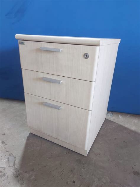 Nakas Drawer Kayu Cream Perabotan Rumah Di Carousell