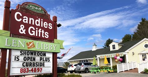This Magical Candy Store In Maine Is Like Stepping Into Willy Wonkas Factory