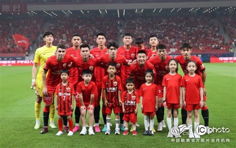 李圣龙破门，海港1比1大连人，时隔一个月我们又回到“白玉碗” 直播吧