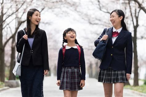 子ども3人以上世帯の「大学無償化」の落とし穴！ 子ども全員の大学費用が「無料」になるわけではないってホント 無償化の条件について解説