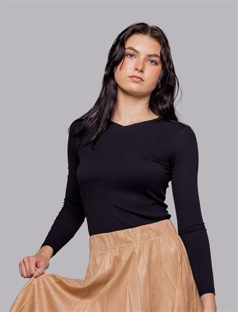 Micro V Black Style And Trend