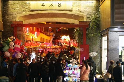 浙江德清：赏花灯 迎元宵 人民图片网