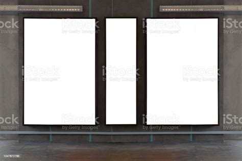 대형 광고 판입니다 블랙 광고 텍스트에 대 한 보드의 빈 공간을 이끌었다 대형에 대한 스톡 사진 및 기타 이미지 대형 장치 화면 텔레비전 Istock