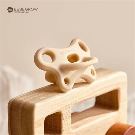 그린핑거 베베그로우 ⠀ Event 그린핑거 베베그로우에 단풍이 물들었어요🍁 페이지를 넘겨 힌트를 확인하고 새로 나온 젖병의 이름을 맞혀주세요🤎 댓글에 친구를 태그하고