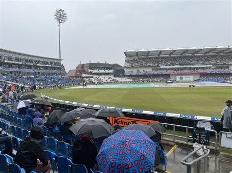 England S Barmy Army On Twitter Still Raining In Leeds Ashes Https T Co