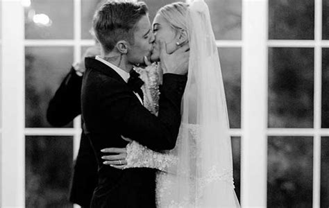Justin e Hailey Bieber comemora um ano de cerimônia de casamento OFuxico