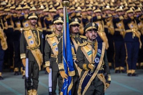 التقديم في كلية الملك فهد الأمنية للجامعيين 1442 وسلم الرواتب ثقفني