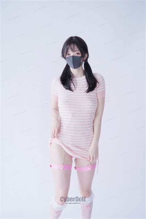 Hongkongdoll：“玩偶姐姐”承认此前泄露证件照是本人 福利吧