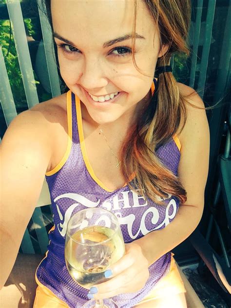 Dillion Harper Scrolller