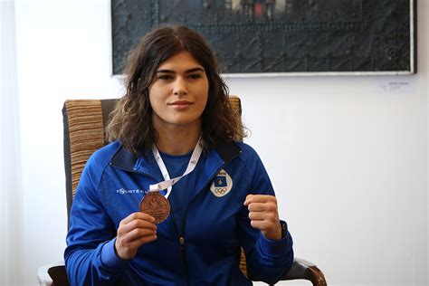 Boksierja Donjeta Sadiku Po I Bëj Thirrje Qeverisë Së Indisë Që Të