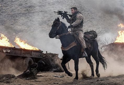 Simak Aksi Chris Hemsworth Di Cuplikan 12 Strong