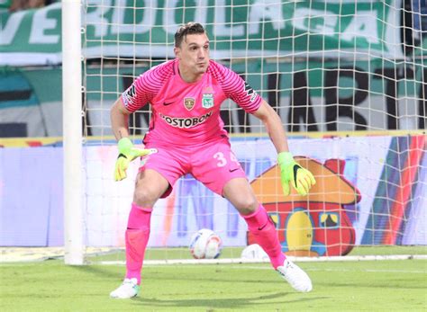 Daniela Baron ★ Daniela Baron A Twitter