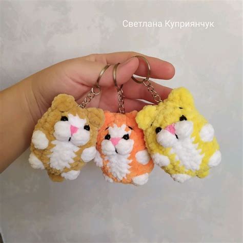 Брелок Плюшевый вязаный кот котик вязаная игрушка Сувенир подарок в интернет магазине на