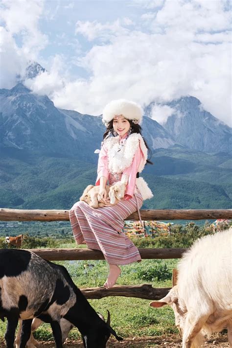把藏族少女的甜留在写真里