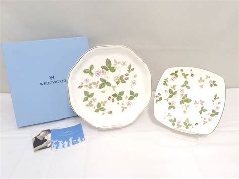【未使用】【新品】wedgwood ウェッジウッド Wild Strawberry ワイルドストロベリー プレート 2点セットオクタゴナル