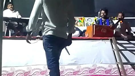 बीड येथे भीम जयंती चा कार्यक्रम गीत गातांना गुलामी का टुट गया जाल
