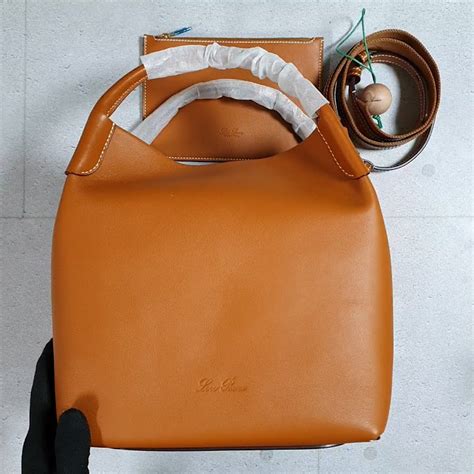 로로피아나 스몰 베일백 넘 고급 스러워요 Shorts Youtube