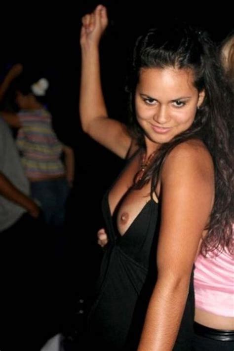 Drunk College Girls Nipple Slips And Titty Flashing In Public Porn